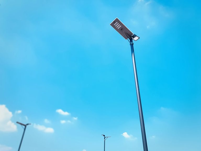 LED Street Lights vs Traditional Lights: A Detailed Comparison ...