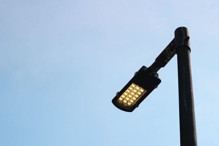 LED Street Lights vs Traditional Lights: A Detailed Comparison ...